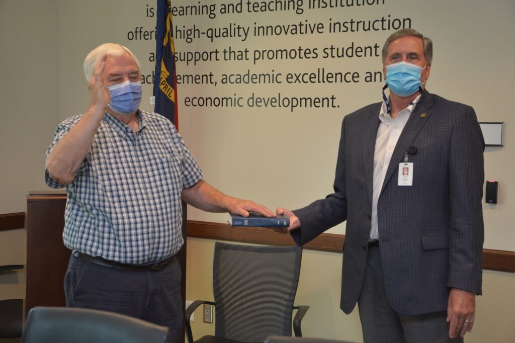 Henke and Shields sworn in for new terms as SCC trustees – 105.7 WRGC